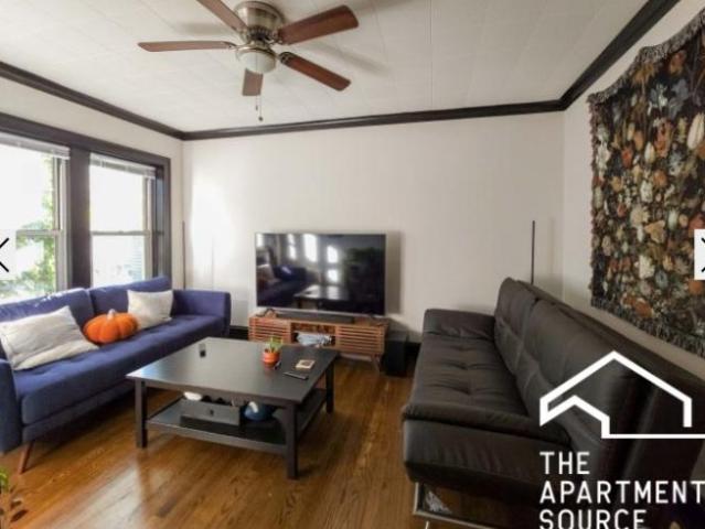 2 Br, 1 bath, Condo 1827 West Winona St