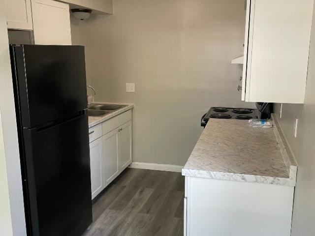 2 Br, 1 bath, Condo 1829 Miles Ave NW