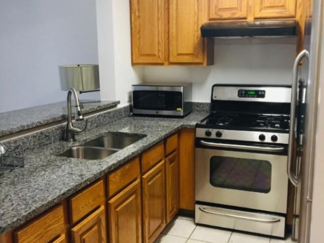 2 Br, 1 bath, Condo 1829 S Carpenter
