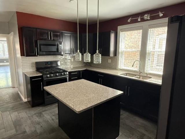2 Br, 1 bath, Condo 1822 Ridgeland Ave