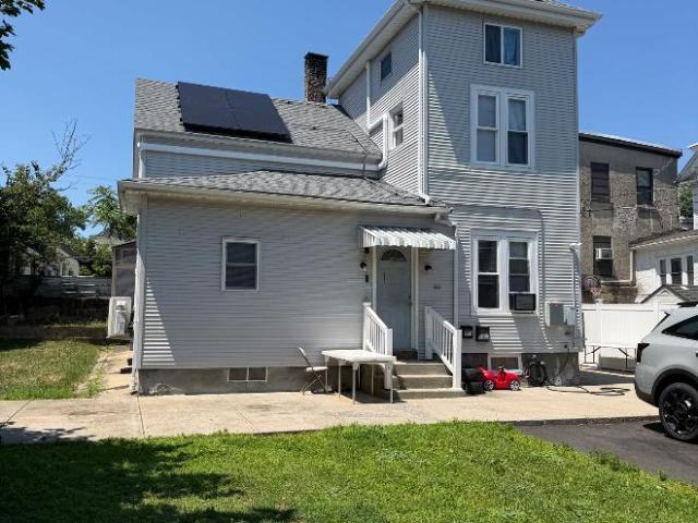 2 Br, 1 bath, Condo 182 High Street
