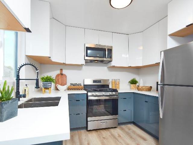 2 Br, 1 bath, Condo 1838 20th St D