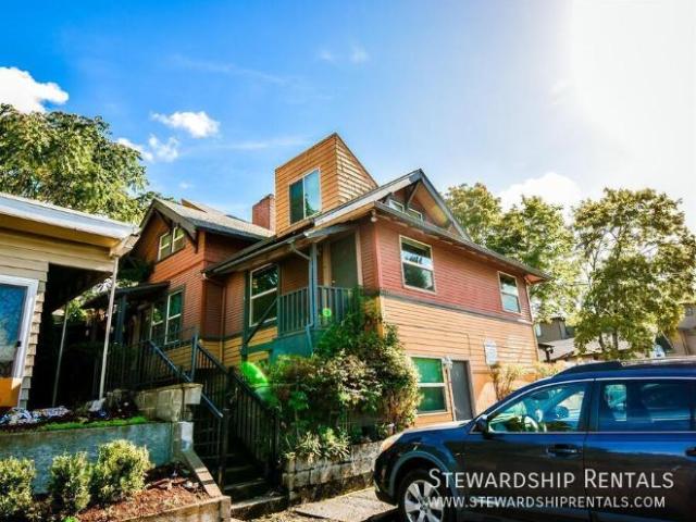 2 Br, 1 bath, Condo 1831 Kincaid Street