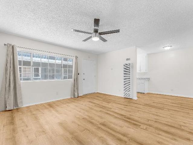 2 Br, 1 bath, Condo 1850 Gardenia Ave