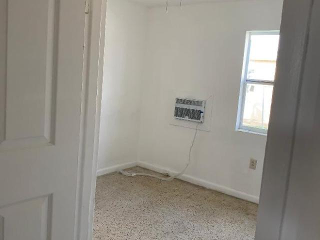 2 Br, 1 bath, Condo 1864 NW 21 St