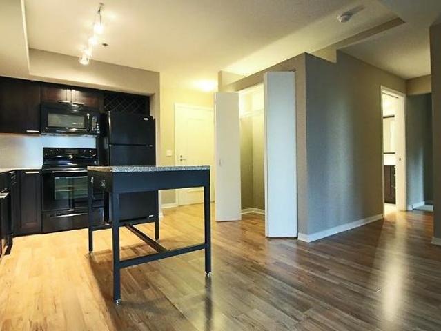 2 Br, 1 bath, Condo 186 W Randolph