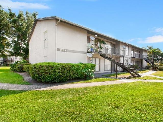 2 Br, 1 bath, Condo 1905 Caralee Blvd