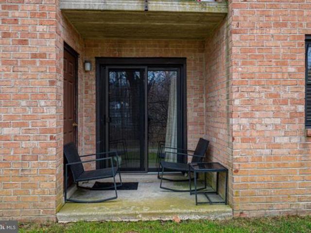 2 Br, 1 bath, Condo 1906 Valley Dr