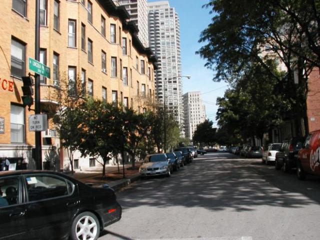 2 Br, 1 bath, Condo 1909 N Lincoln Ave