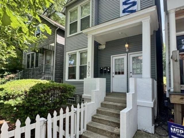 2 Br, 1 bath, Condo 1903 W Henderson St