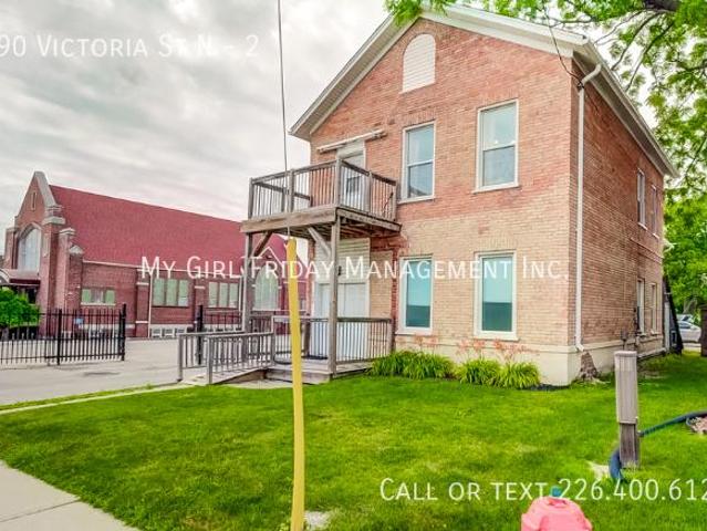 2 Br, 1 bath, Condo 190 Victoria St N