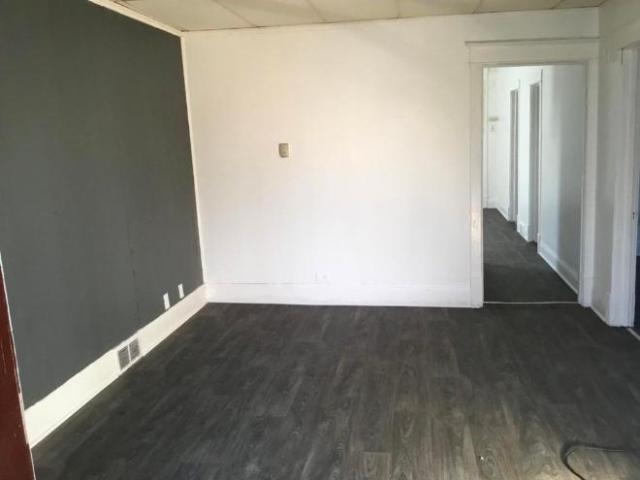 2 Br, 1 bath, Condo 1916 Delaware Street