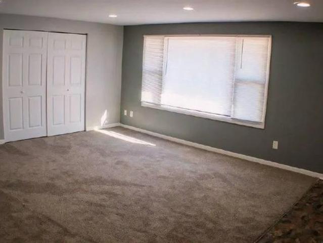 2 Br, 1 bath, Condo 1916 E 50th St Apt E