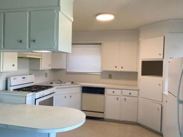 2 Br, 1 bath, Condo 1917 Gregory Dr