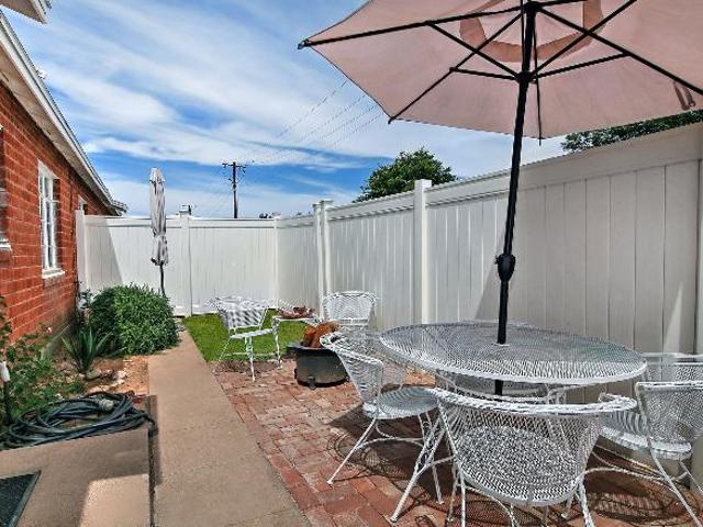 2 Br, 1 bath, Condo 1919 W Earll Dr