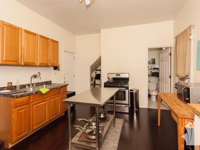 2 Br, 1 bath, Condo 1927 North Kedzie Avenue