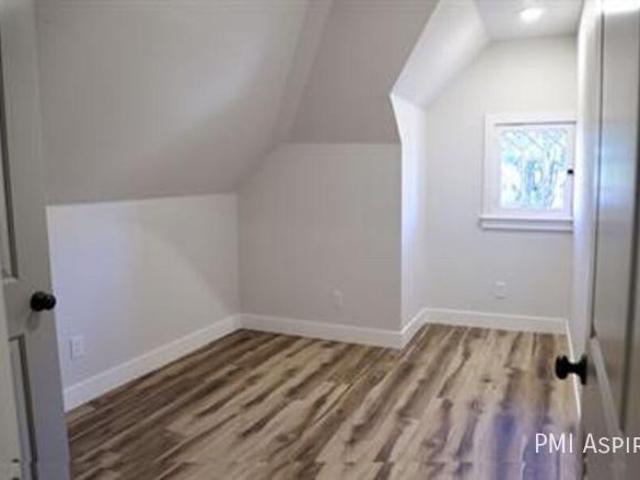 2 Br, 1 bath, Condo 1922 E 14th Ave