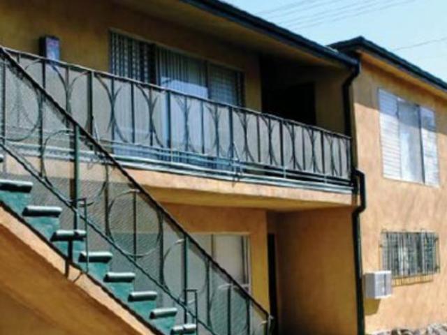 2 Br, 1 bath, Condo 1935 Obama Blvd #4