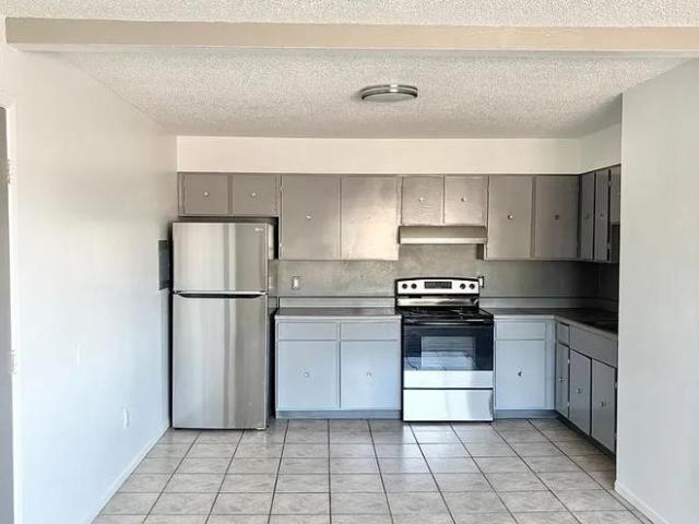 2 Br, 1 bath, Condo 1936 Vinewood Lane