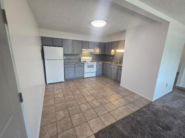 2 Br, 1 bath, Condo 1936 Vinewood Lane