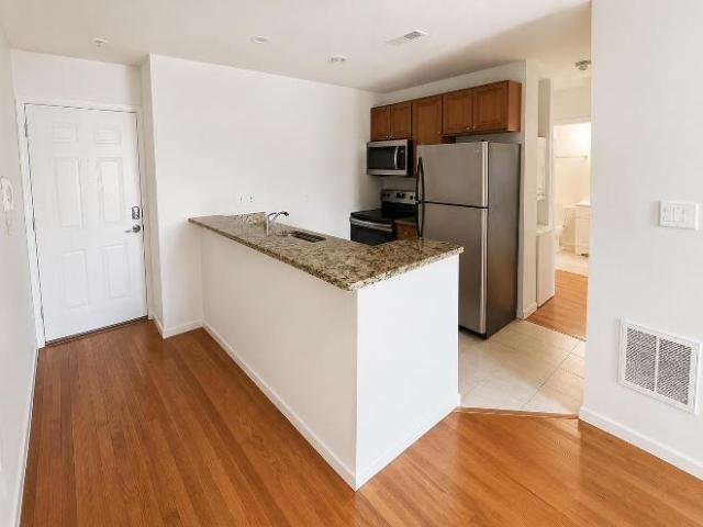 2 Br, 1 bath, Condo 1932 N 7th Street