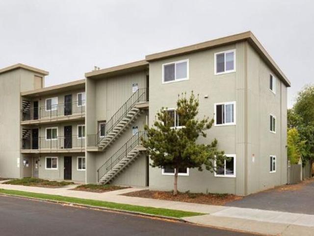 2 Br, 1 bath, Condo 1947 Oregon Street