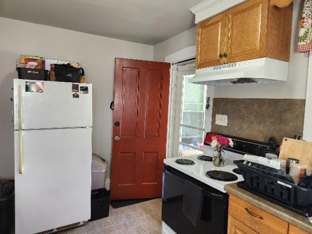 2 Br, 1 bath, Condo 1954 New St
