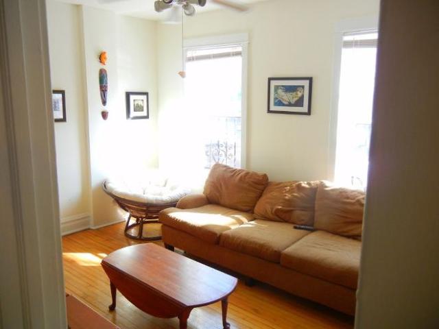 2 Br, 1 bath, Condo 1958 W Waveland Avenue
