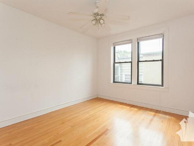 2 Br, 1 bath, Condo 1953 West Winnemac Avenue