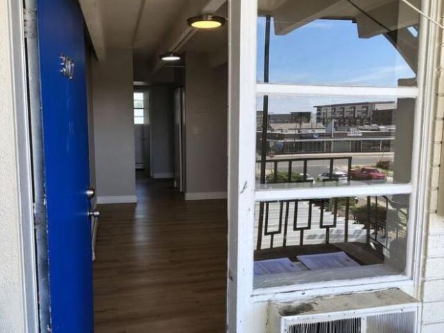 2 Br, 1 bath, Condo 1960 Dallas St