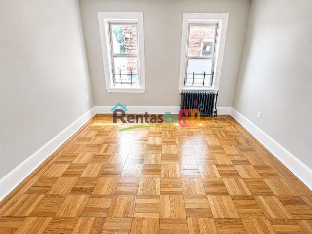 2 Br, 1 bath, Condo 196 Roseville Ave