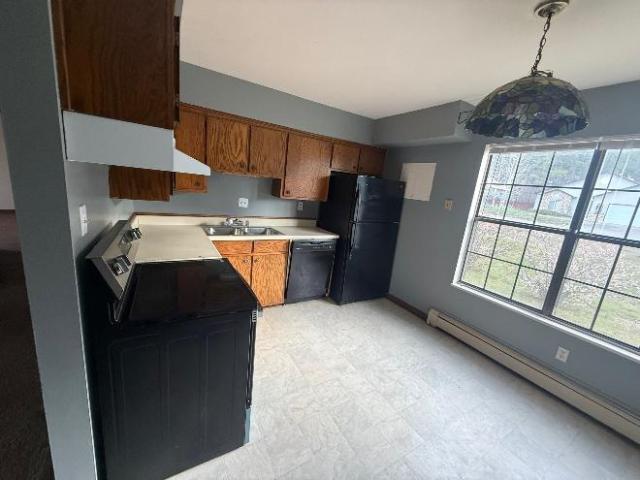 2 Br, 1 bath, Condo 198 Aspenglow Blvd