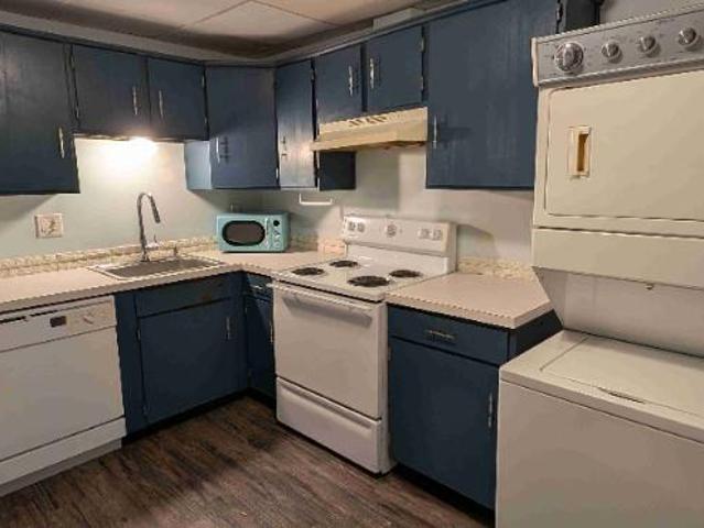 2 Br, 1 bath, Condo 199 E Mason St