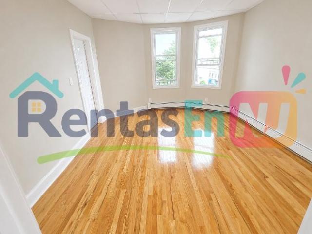 2 Br, 1 bath, Condo 199 Smith St
