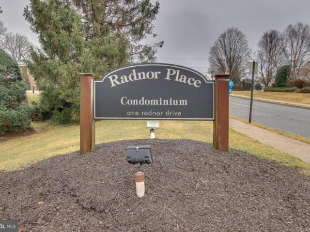 2 Br, 1 bath, Condo 1 Radnor Dr