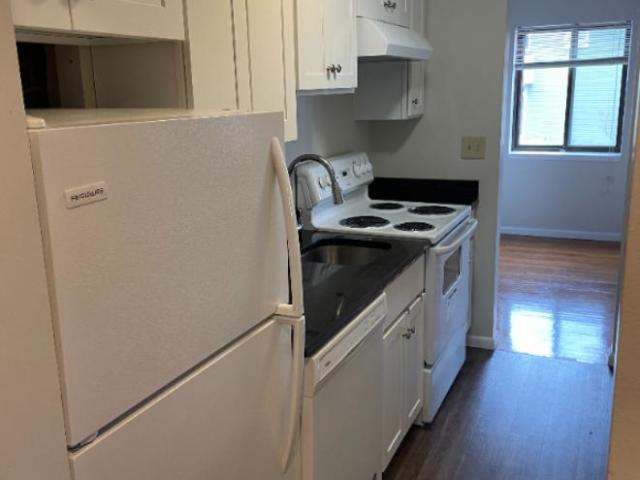 2 Br, 1 bath, Condo 1 Station St