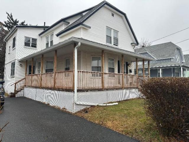 2 Br, 1 bath, Condo 23 Airlie St