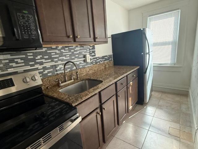 2 Br, 1 bath, Condo 23 S Hollywood Avenue