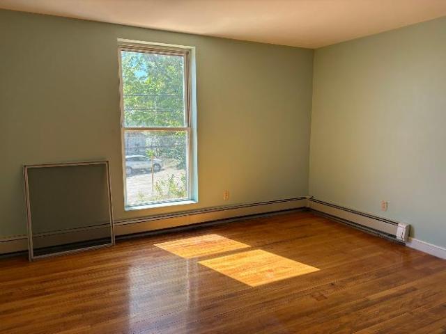 2 Br, 1 bath, Condo 23 Spring Street