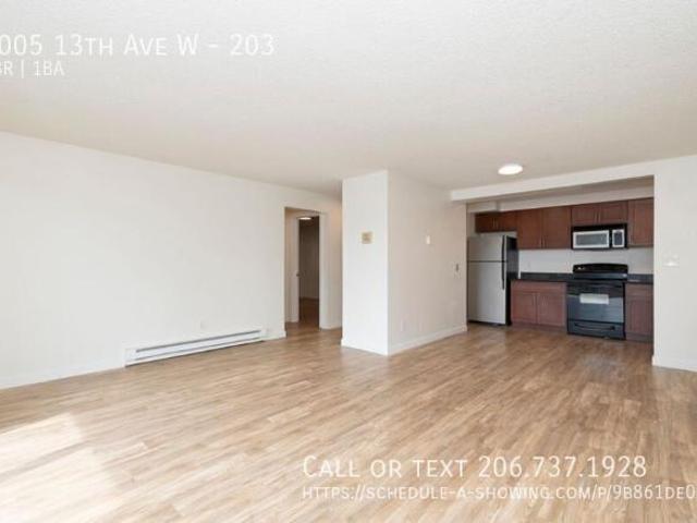 2 Br, 1 bath, Condo 2005 13th Ave W