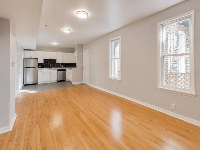 2 Br, 1 bath, Condo 2006 S Throop St
