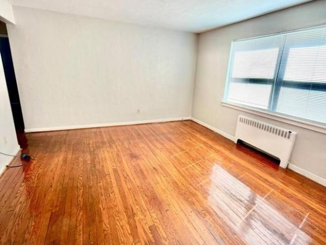 2 Br, 1 bath, Condo 2001 Hampden Blvd