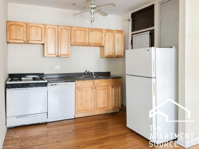 2 Br, 1 bath, Condo 2002 West Foster Ave