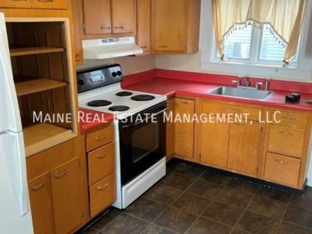 2 Br, 1 bath, Condo 200 Center St Apt
