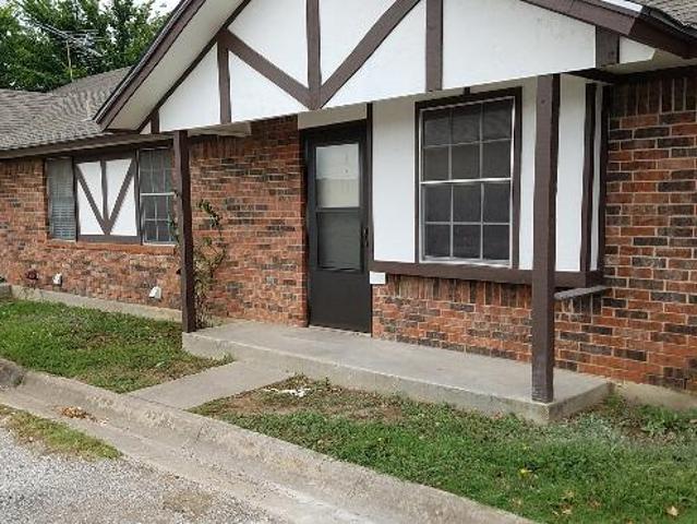 2 Br, 1 bath, Condo 200 Bonnie Bell Lane