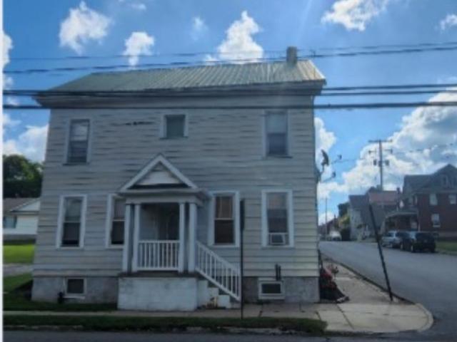 2 Br, 1 bath, Condo 200 N Market Street