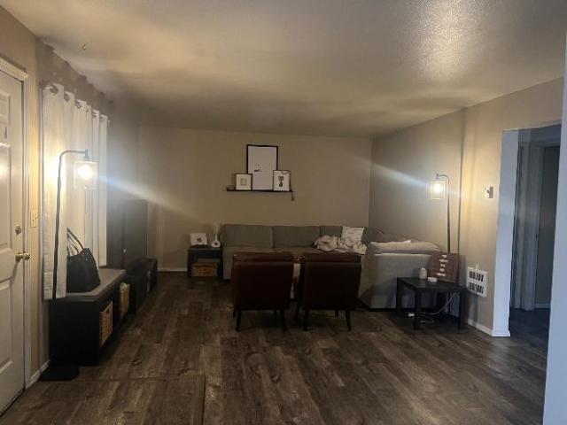 2 Br, 1 bath, Condo 200 NW Brandon Street