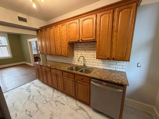 2 Br, 1 bath, Condo 200 W 31st St