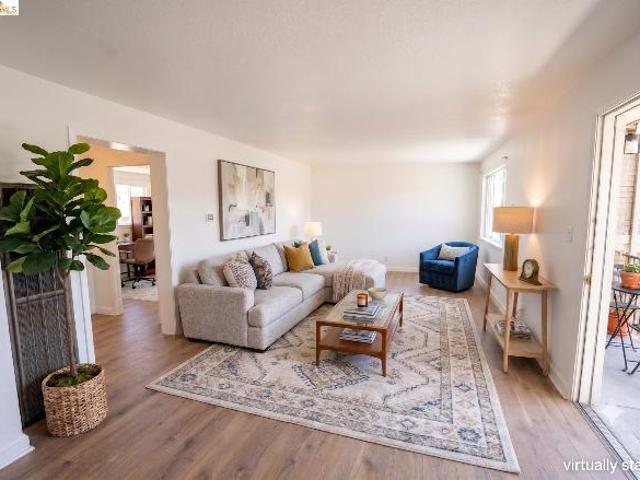 2 Br, 1 bath, Condo 2015 Hearst Ave