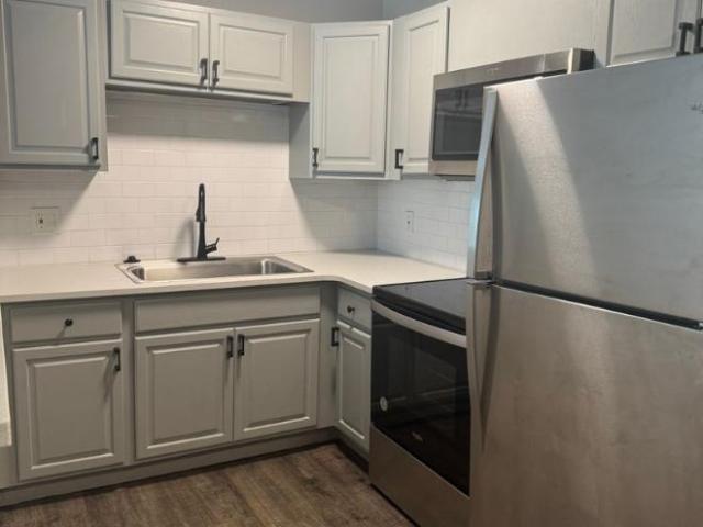 2 Br, 1 bath, Condo 2010 Carmel Drive